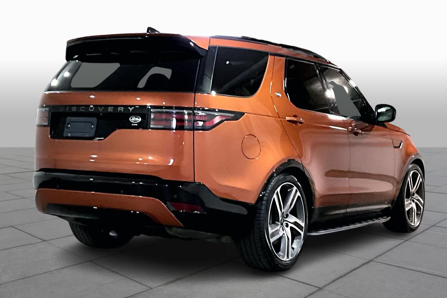 Pre-Owned 2022 Land Rover Discovery HSE R-Dynamic Sport Utility in ...
