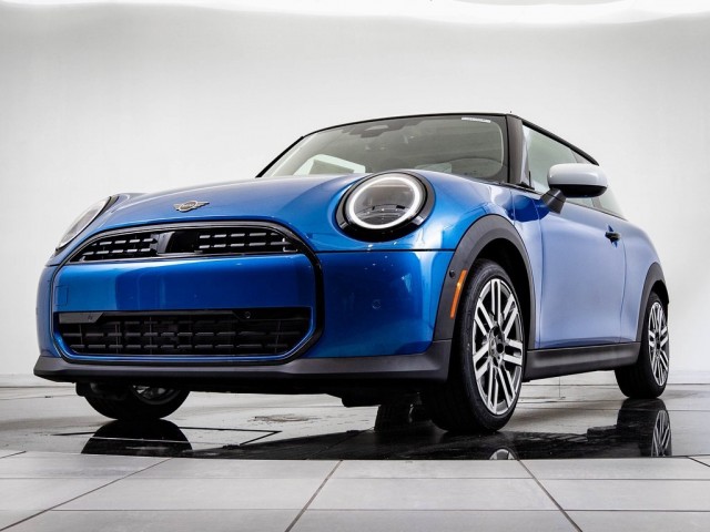 New 2025 MINI Cooper Signature Plus Hatchback in Wichita #53AG205N ...