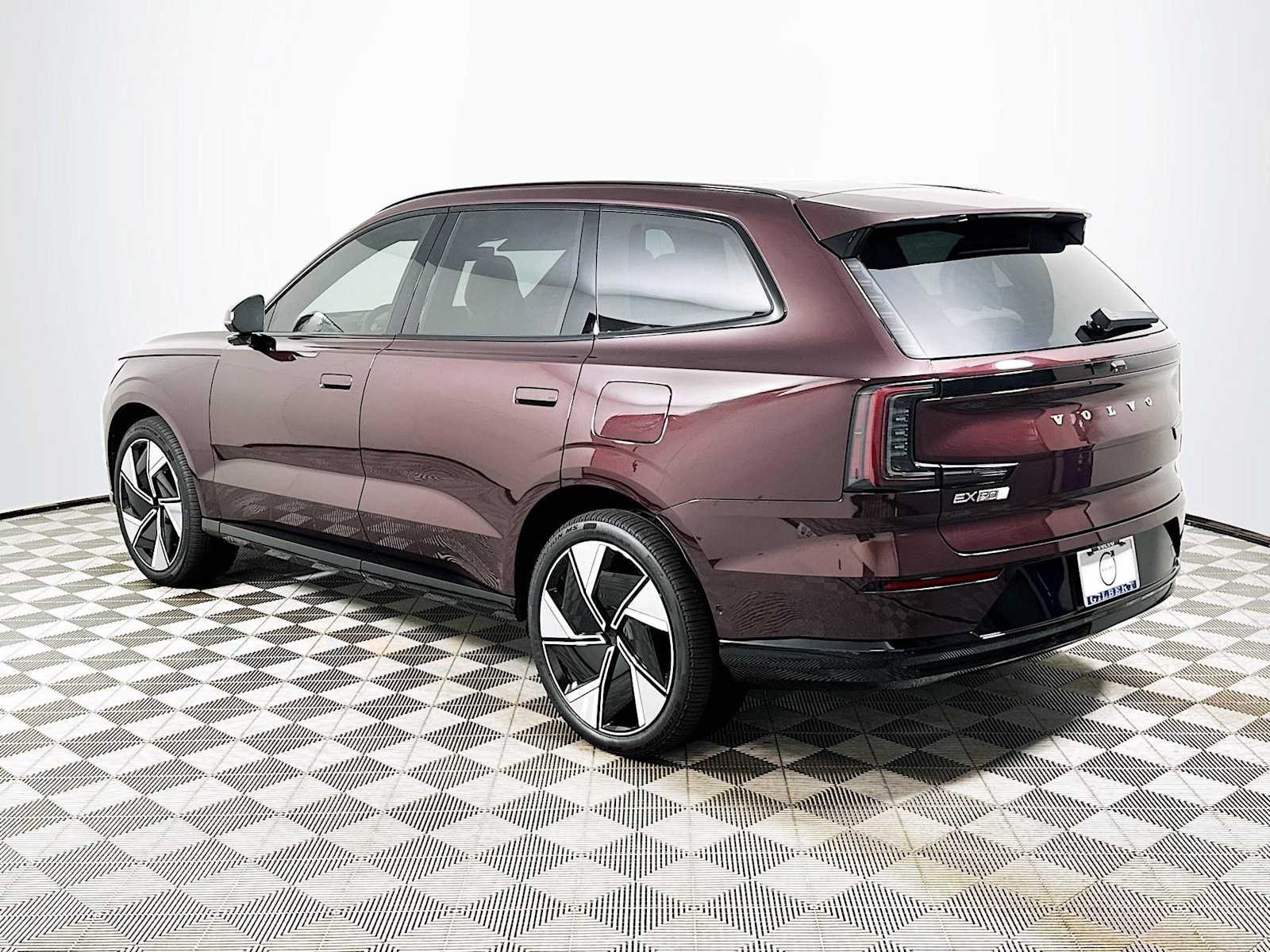 New 2025 Volvo EX90 Ultra SUV in Gilbert #5E9001 | Volvo Cars Gilbert