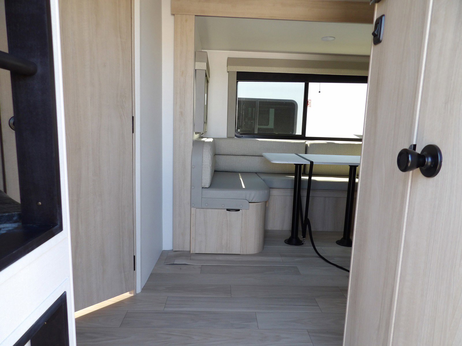 New 2024 Winnebago Minnie 2301BH Travel Trailer in Bristol #RV1047 ...