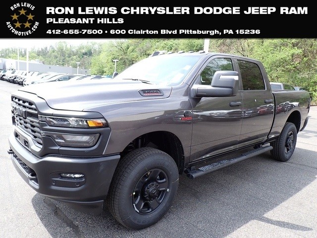 New 2025 RAM 3500 Tradesman Crew Cab in Cranberry Twp #H5259 | Ron Lewis Chrysler Dodge Jeep Ram