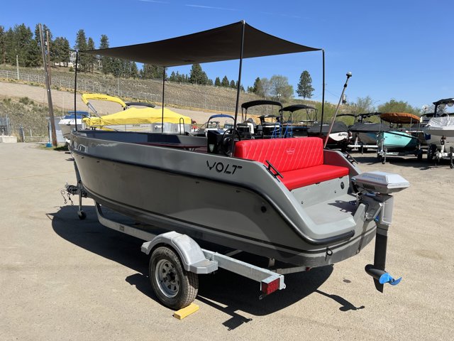 Pre-Owned 2022 Vision Marine Technologies Volt 180 E-Boat in West ...