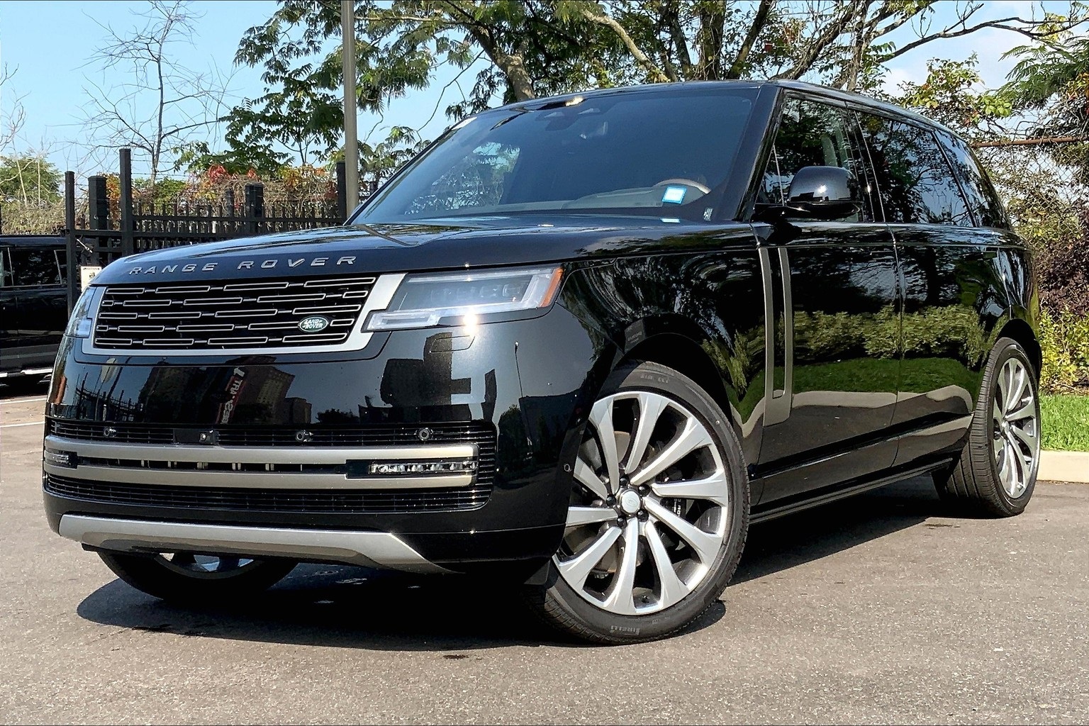 New 2025 Land Rover Range Rover SE SUV in Brooklyn #LB50149 | Land ...