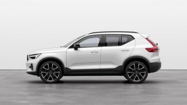 New 2025 Volvo XC40 Ultra Dark Theme Sport Utility in Calgary #V2503124 | Volvo Cars Royal Oak