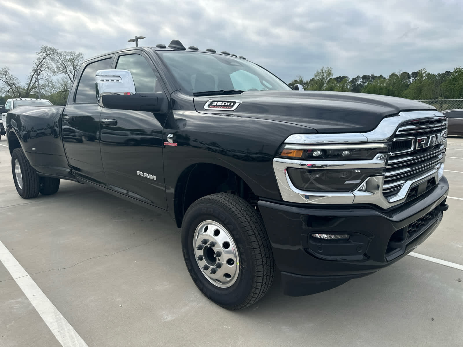 New 2025 RAM 3500 Laramie Crew Cab in Opelousas #250438 | Sterling ...