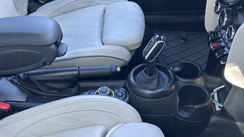 Pre-Owned 2024 MINI Cooper S Iconic 4D Hatchback in Virginia Beach # ...