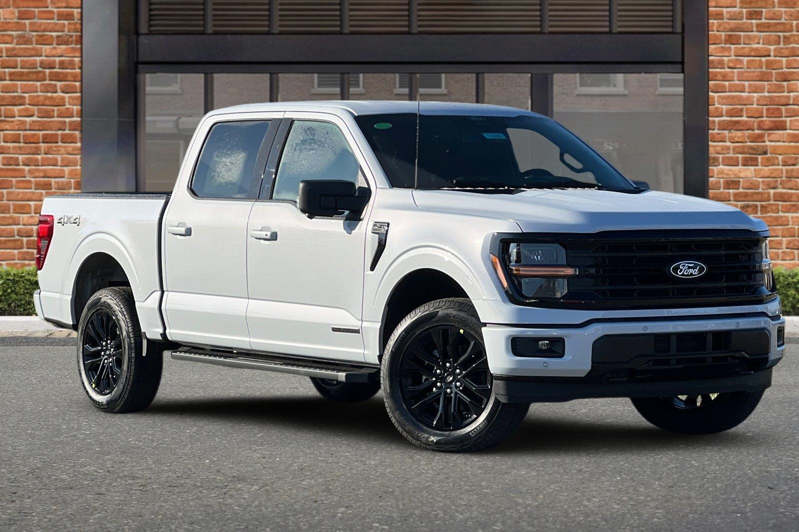 New 2025 Ford F-150 XLT SuperCrew® in Porterville #F3492 | Porterville Ford