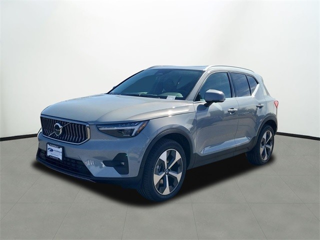 New 2025 Volvo XC40 B5 Plus Bright Theme 4D Sport Utility in # ...