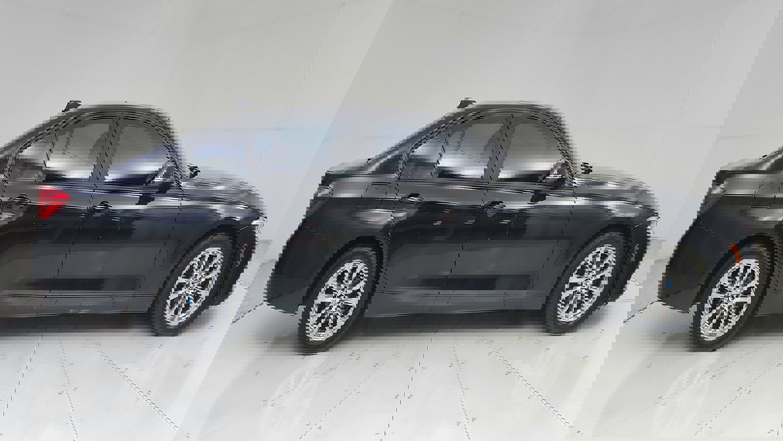 Pre-Owned 2018 BMW 3 Series 320i xDrive 4dr Car in Ocean #02884 ...