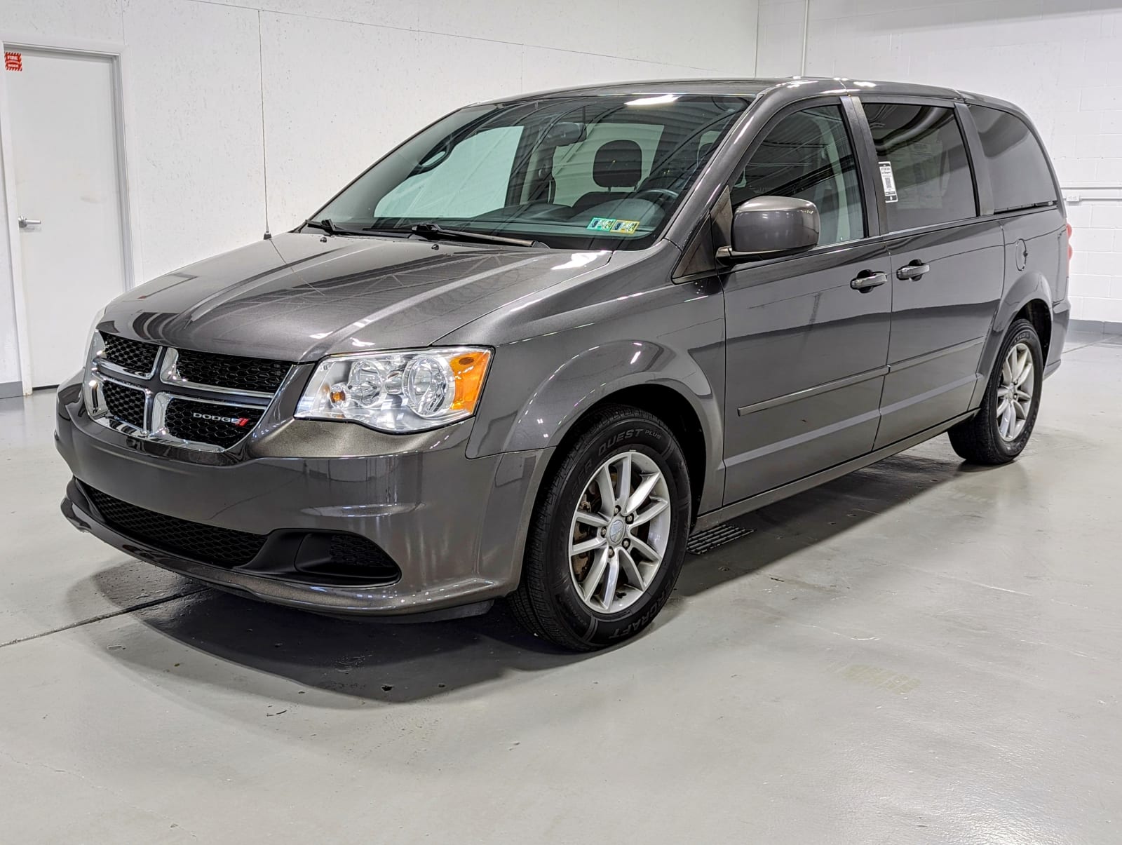 Pre-Owned 2016 Dodge Grand Caravan SE Plus in Granite Crystal Metallic ...