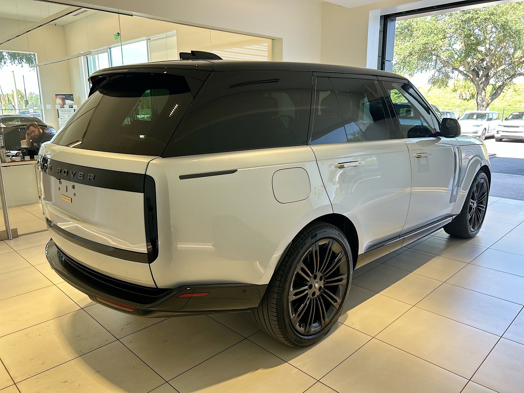 New 2025 Land Rover Range Rover SE SUV in Tampa #A256924 | Land Rover Tampa