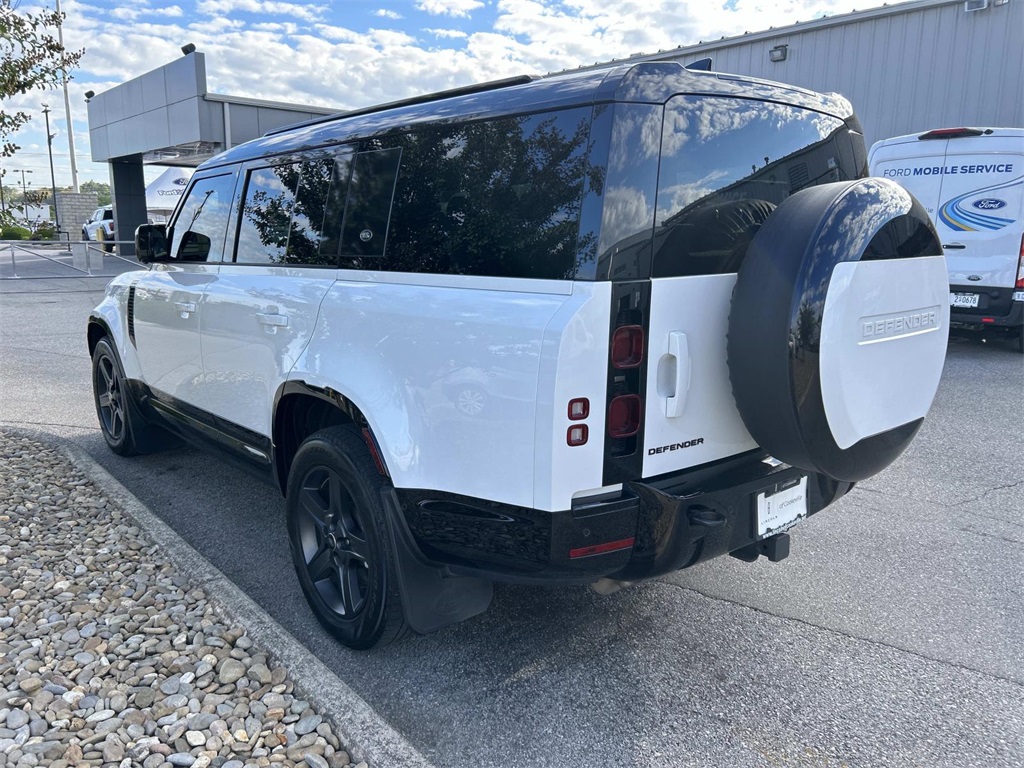 Pre-Owned 2024 Land Rover Defender X-Dynamic SE 4 Door SUV in ...
