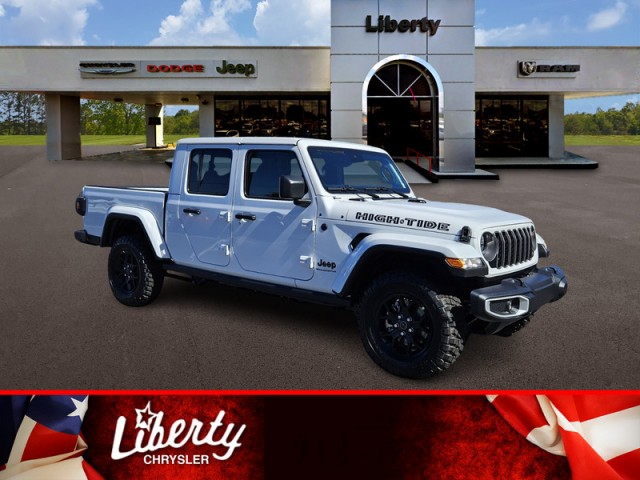 New 2024 Jeep Gladiator Crew Cab in Hinesville #12134552 | Liberty Chrysler Dodge Jeep RAM