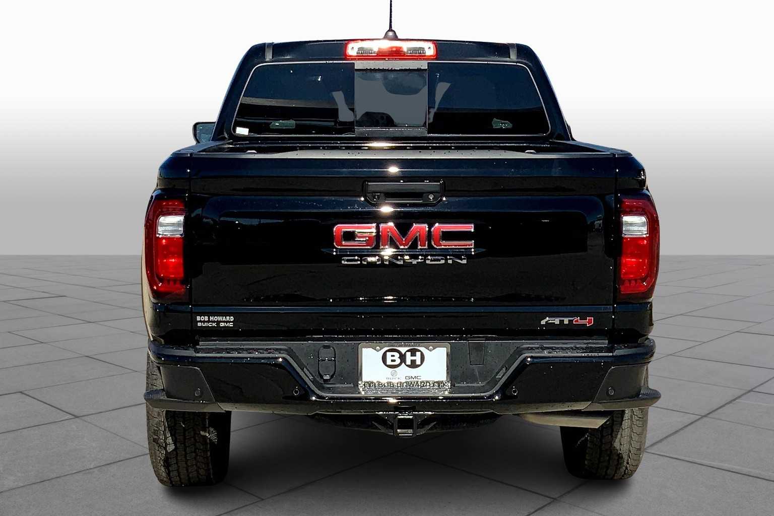 New 2025 GMC Canyon 4WD AT4 Crew Cab in Oklahoma City #S1111392 | Bob ...