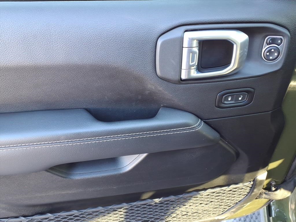 Certified Pre-Owned 2023 Jeep Wrangler Sahara 4xe 4D Sport Utility near Frankfort, IL #P10098 ...