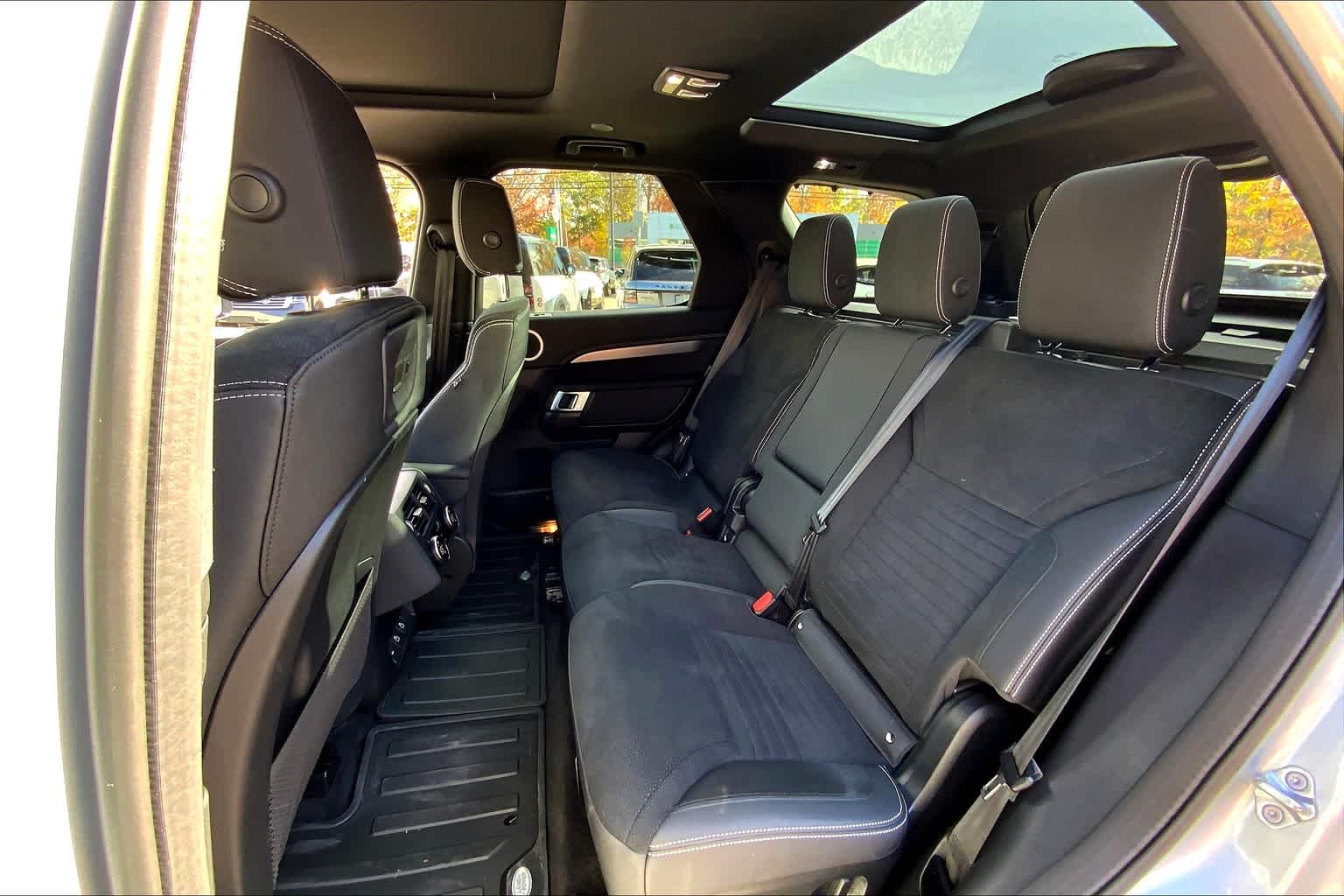 Pre-Owned 2023 Land Rover Discovery S R-Dynamic Sport Utility in ...