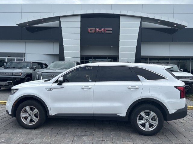 Pre-Owned 2023 Kia Sorento LX 4D Sport Utility in #G7032B | Baker Motor Company
