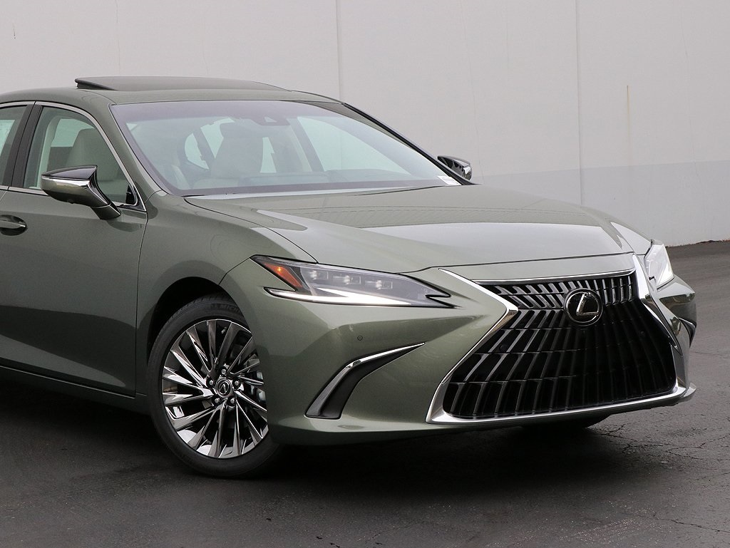 New 2025 Lexus ES HYBRID ES 300h ULTRA LUXURY 4-DOOR SEDAN for sale in Naperville