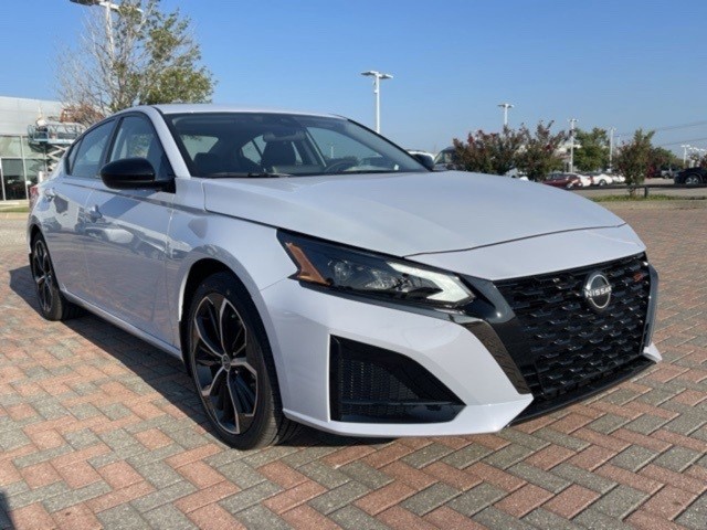 New 2024 Nissan Altima 2.5 SR 4D Sedan in Norman #RN325210 | Bob Moore Auto Group