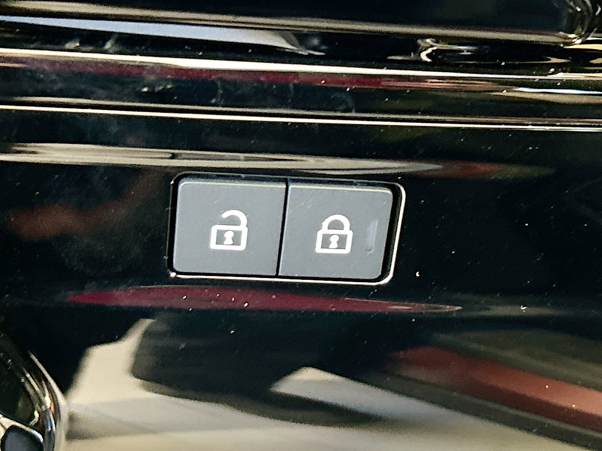 New 2025 Land Rover Range Rover SV SUV in Tampa #A274943 | Land Rover Tampa