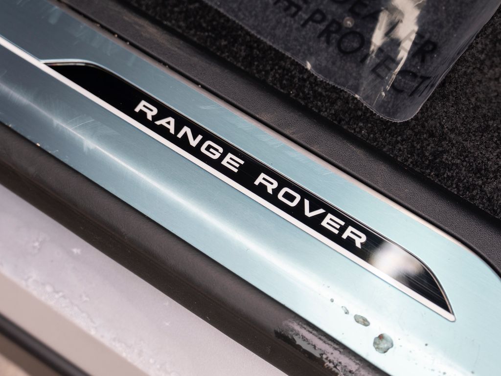 New 2025 Land Rover Range Rover SE SUV in Norwood #SA290343 | Land ...