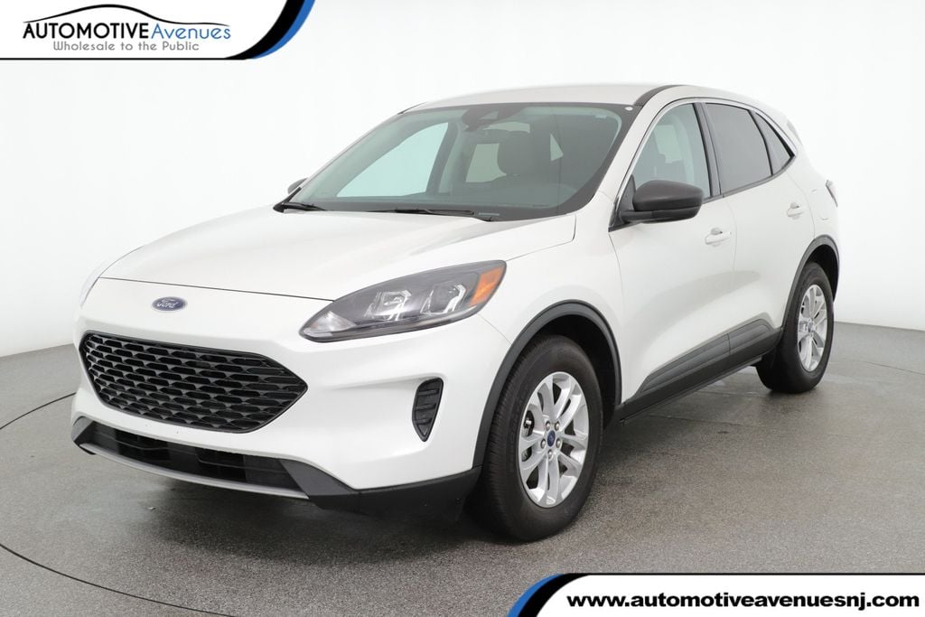 2022 Ford Escape White