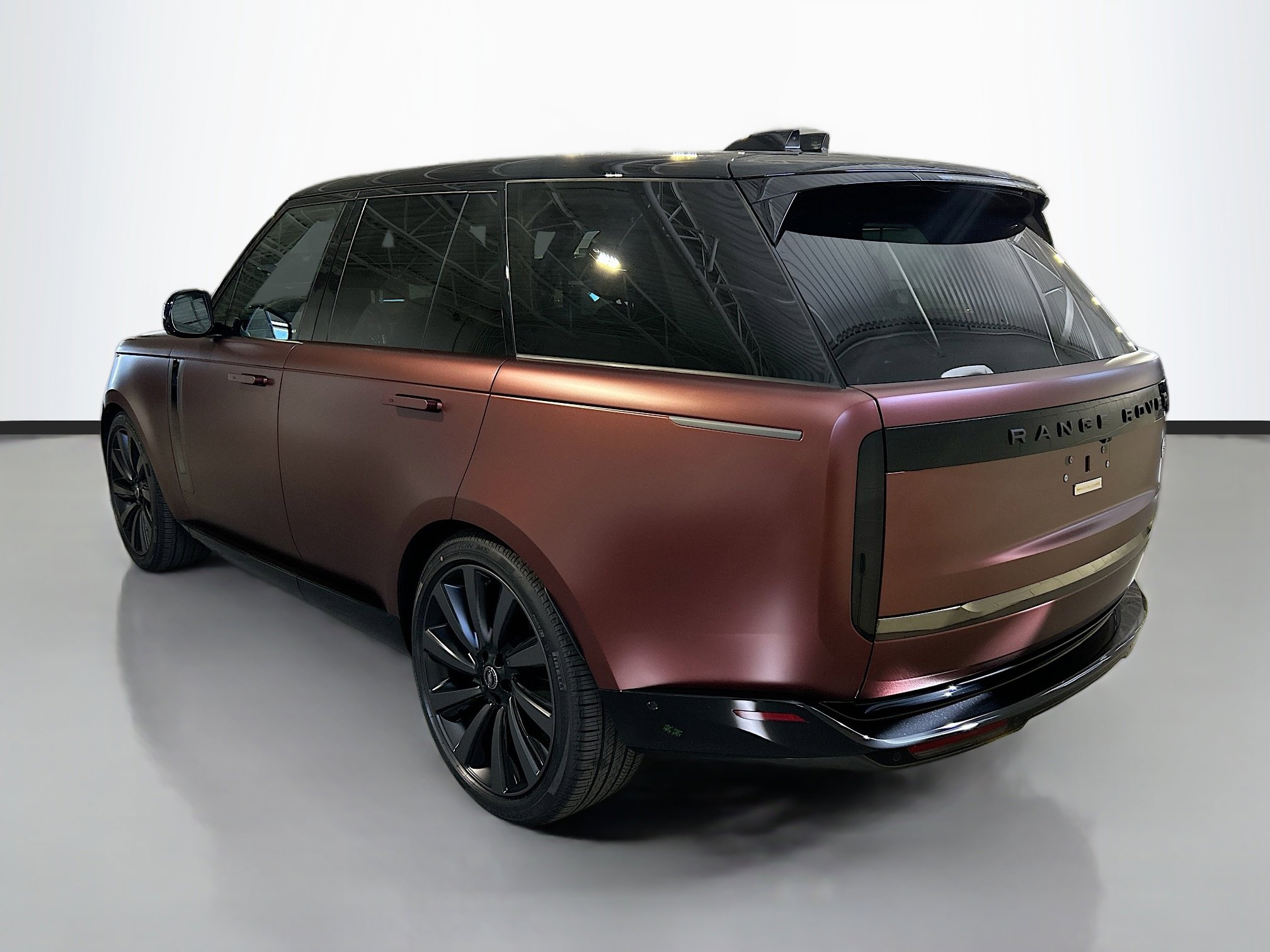 New 2025 Land Rover Range Rover SV SUV in Tampa #A274943 | Land Rover Tampa