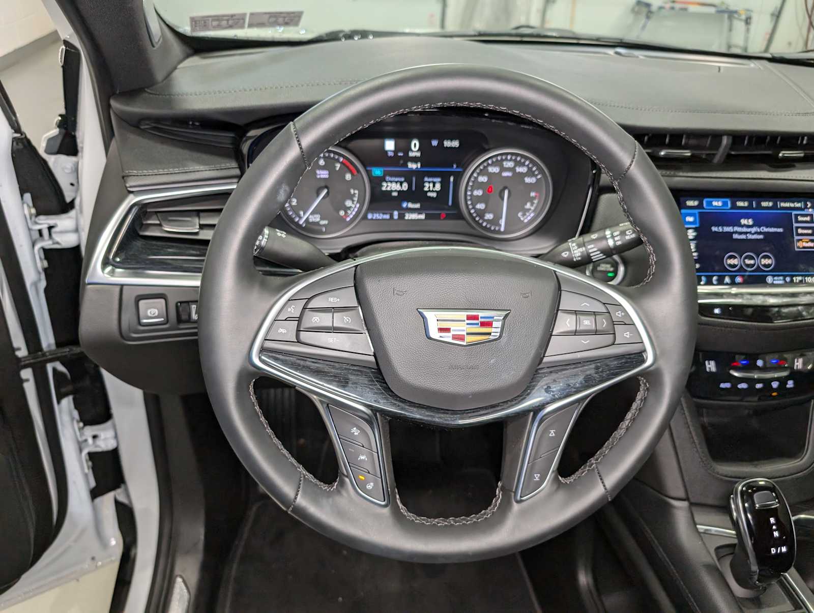 New 2025 Cadillac XT5 Premium Luxury SUV in Greensburg #C01047 | Smail Cadillac